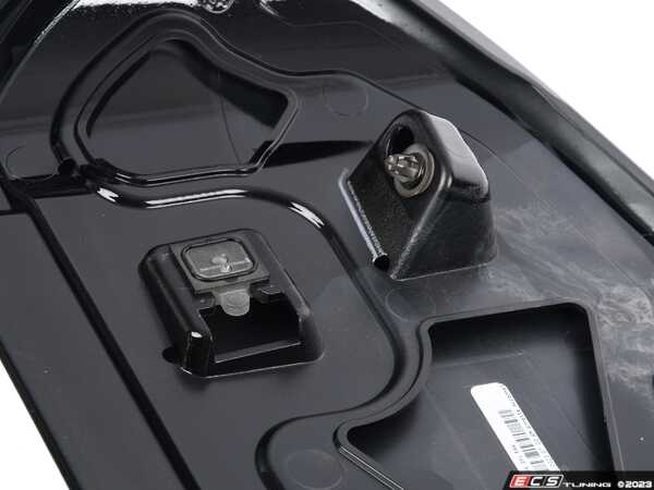 Genuine BMW - 51192471091 - REAR SPOILER FLOW-THROUGH BL (51-19-2-471-091)