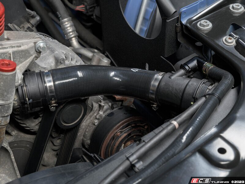 ECS - 008642LA02 - F-Chassis N55 Exact-Fit Silicone Upper Radiator Hose