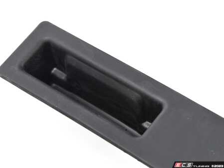 URO - 51247463161 - Trunk Lid Release Button