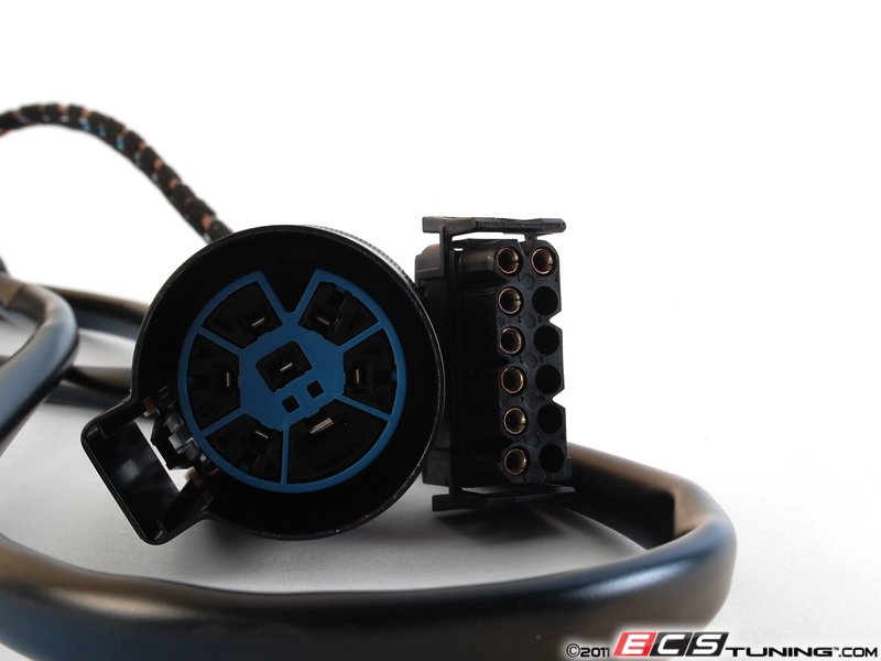 ECS News - BMW E83 X3 Trailer Hitch Kits