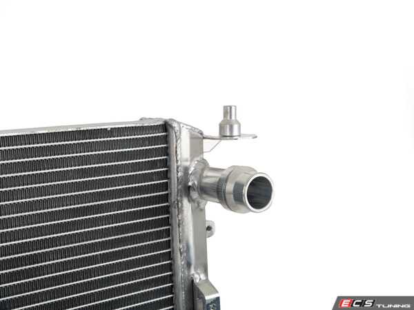 ECS - 012463LA01 - B8 A4 / A5 2.0T Performance Aluminum Radiator