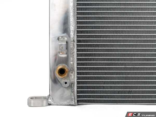ECS - 012463LA01 - B8 A4 / A5 2.0T Performance Aluminum Radiator