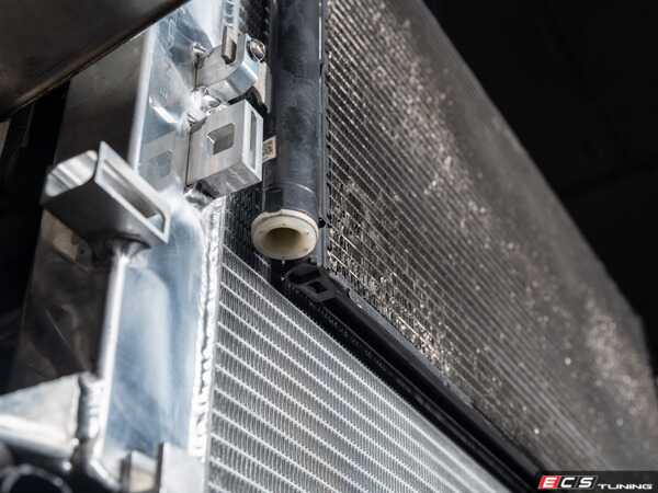 ECS - 012463LA01 - B8 A4 / A5 2.0T Performance Aluminum Radiator