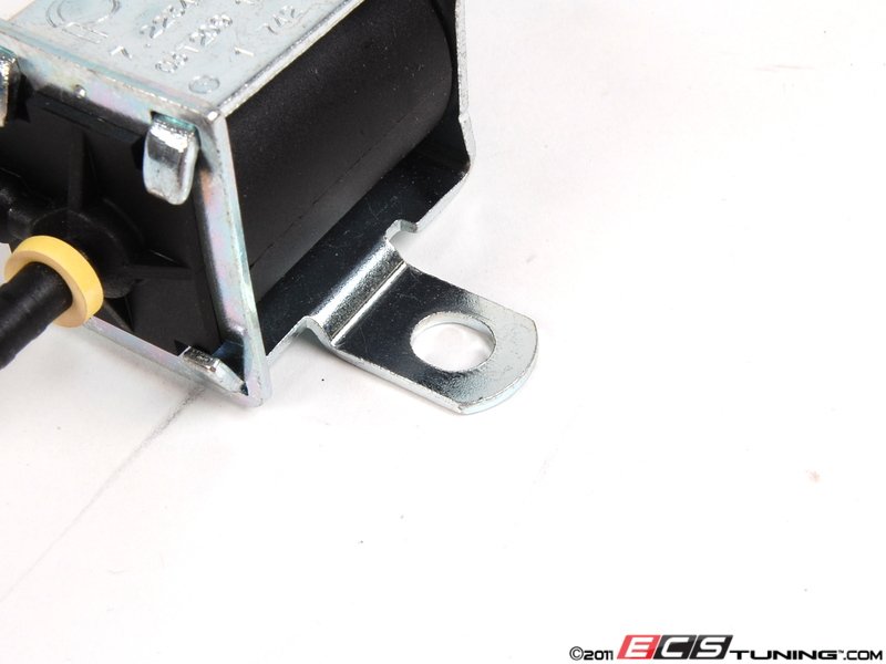 Genuine BMW - 11741742711 - Vacuum Control Valve (11-74-1-742-711)