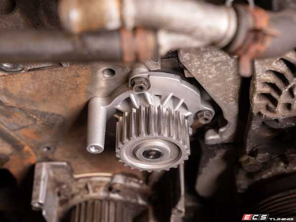 ECS - 052106LA01 - EA113 High-Performance Water Pump (06F121011)