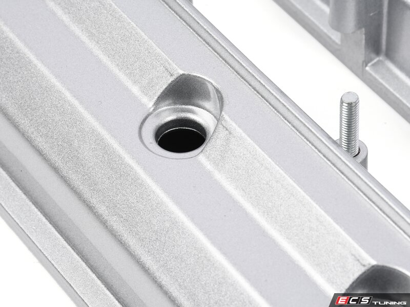 URO - 11121703172 - Replacement Aluminum Valve Cover Right Side