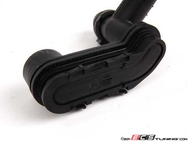 Genuine BMW - 17111438820 - Expansion Tank Connector (17-11-1-438-820)