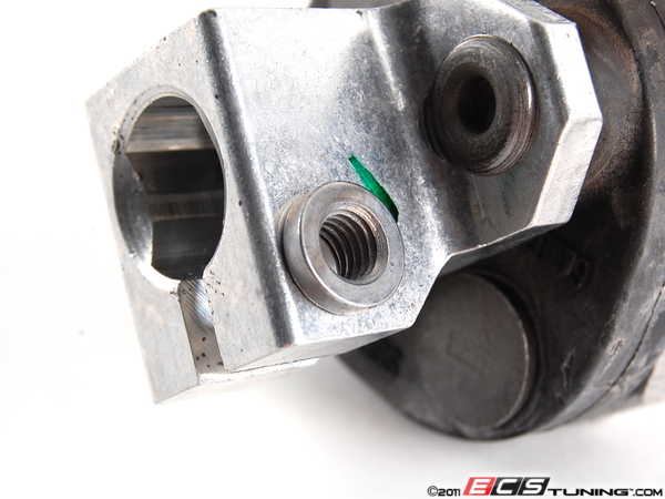 Genuine BMW - 32301094703 - Steering Coupler/Universal Joint (32-30-1 ...