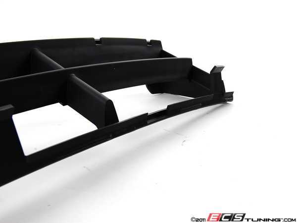 Genuine BMW - 51118235671 - Front Bumper Grille (51-11-8-235-671)