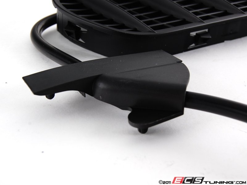 Genuine BMW - 51138402670 - E53 Hood Air Inlet Grille - right (51-13-8 ...