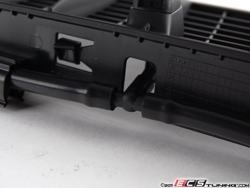 Genuine BMW - 51138402670 - E53 Hood Air Inlet Grille - right (51-13-8 ...