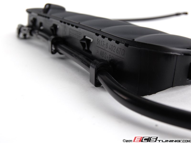 Genuine BMW - 51138402670 - E53 Hood Air Inlet Grille - right (51-13-8 ...