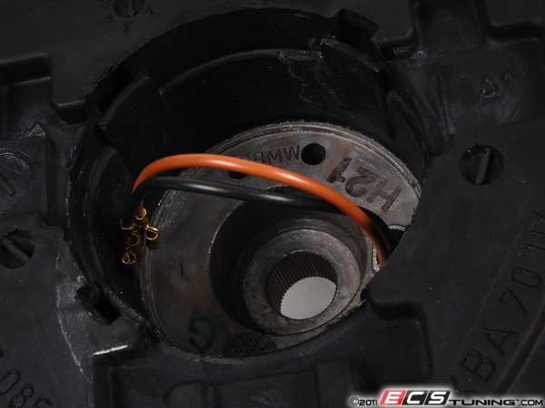 Genuine BMW - 32332226085 - M-Tech II Steering Wheel (32-33-2-226-085)