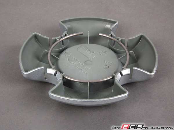 Genuine MINI - 36136862440 - Center Cap With MINI Logo In Wider Silver ...