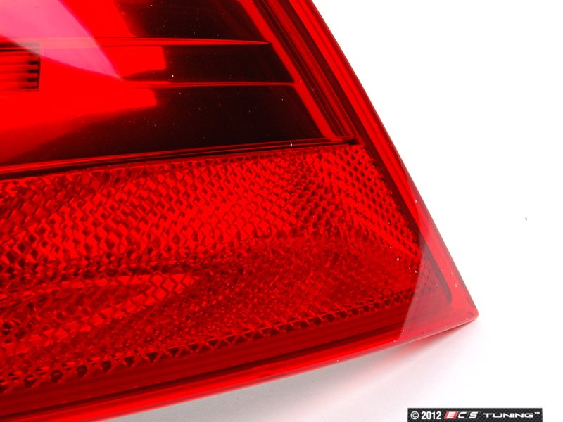 Genuine Volkswagen Audi - 1Q0945096J - Outer Tail Light Assembly ...