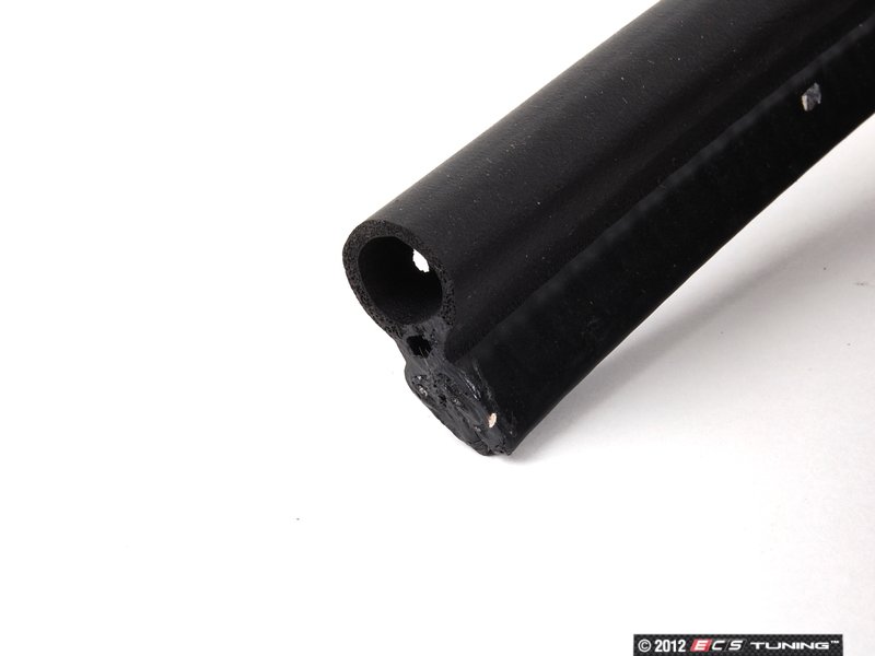 Genuine BMW - 51711933769 - E30 M3 Trunk Lid Gasket (51-71-1-933-769)