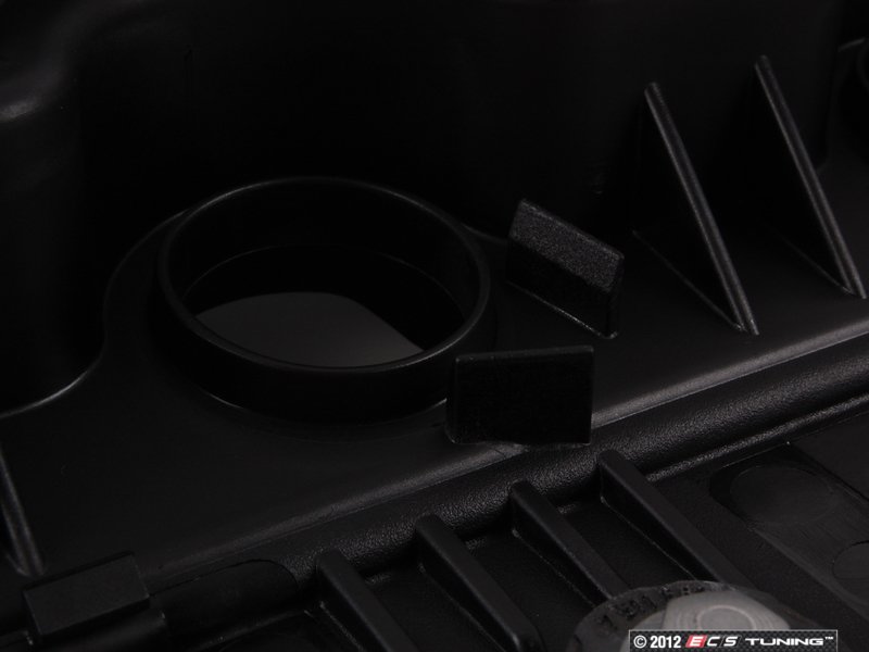 Genuine BMW - 11127563474 - Valve Cover - Right (11-12-7-563-474)