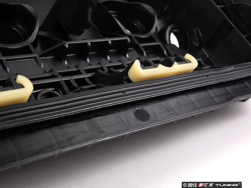 Genuine BMW - 11127563474 - Valve Cover - Right (11-12-7-563-474)