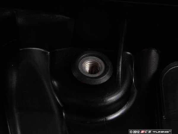 Genuine BMW - 11127563474 - Valve Cover - Right (11-12-7-563-474)