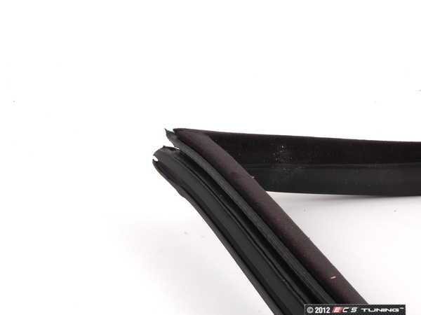Genuine BMW - 51712138958 - Door Seal - Right (51-71-2-138-958)