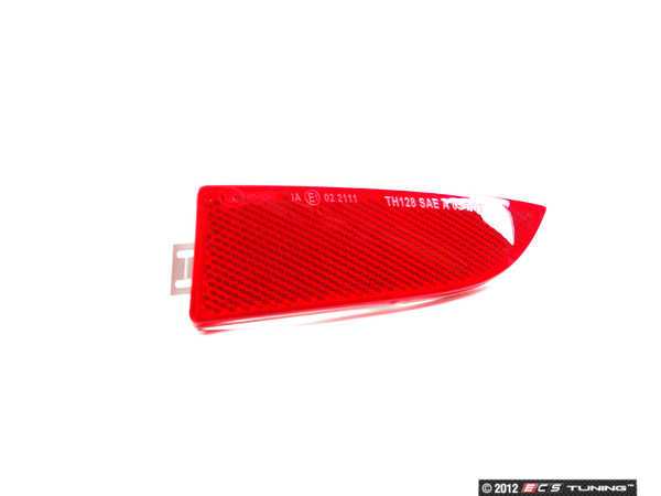 Genuine BMW - 63147162218 - Rear bumper Reflector - Right (63-14-7-162-218)