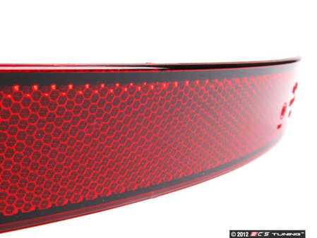 Genuine Volkswagen Audi - 5K0945106H - Rear Bumper Reflector - Right ...