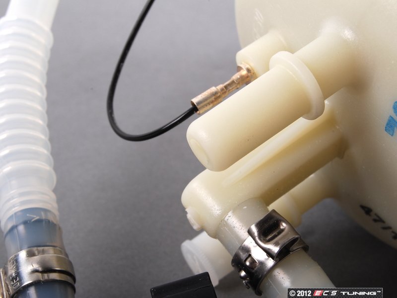 Continental - 95562084100 - Fuel Tank Flange With Integrated Fuel Filter