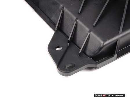 Genuine BMW - 17117590699 - Pusher Fan Assembly (17-11-7-590-699)