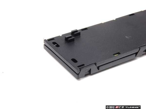 Genuine Mercedes Benz - 2038701689 - Antenna Amplifier