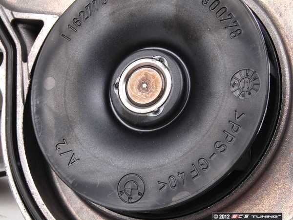 Genuine BMW - 11517586779 - Remanufactured Water Pump (11-51-7-586-779)