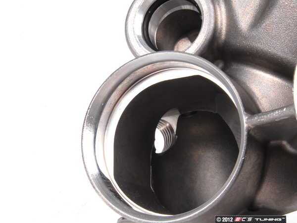 Genuine BMW - 11517586779 - Remanufactured Water Pump (11-51-7-586-779)