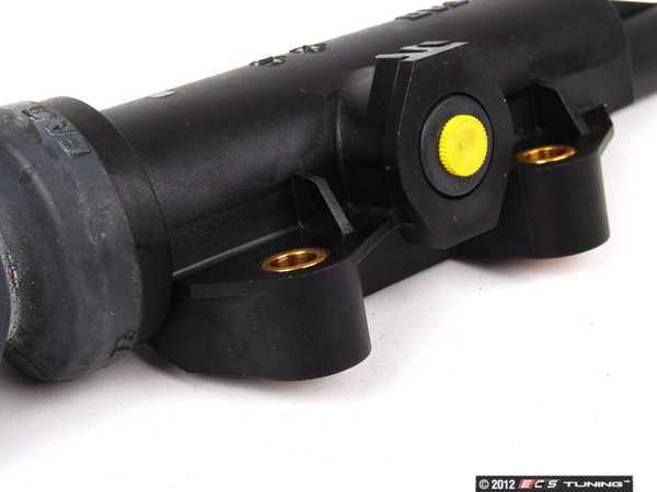 Genuine BMW - 21526758829 - Clutch Master Cylinder (21-52-6-758-829)