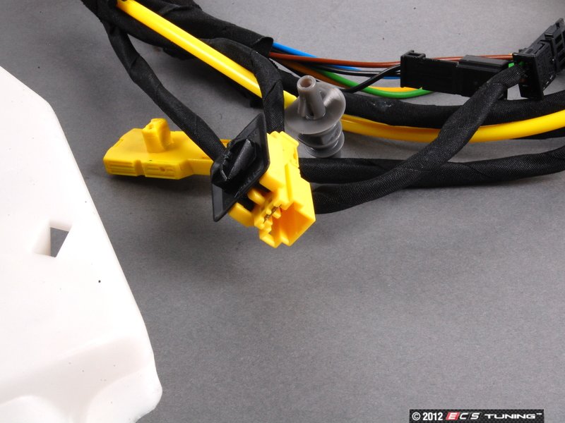 Genuine Mercedes Benz - 2207206935 - Front Door Latch / Lock Assembly