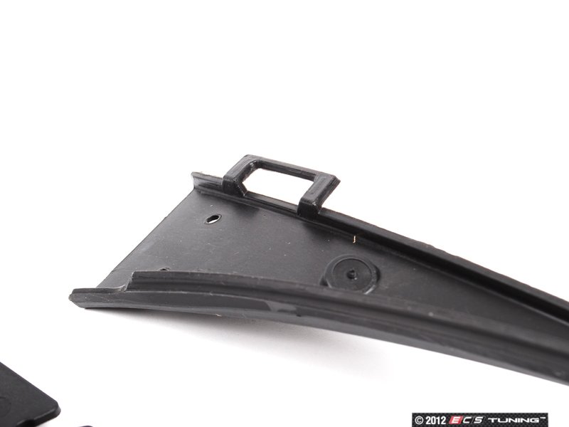 Genuine BMW - 63117162086 - E65 Headlight gasket - right (63-11-7-162-086)