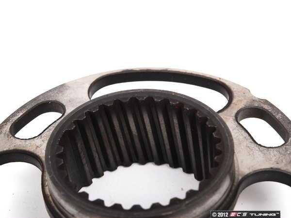 Genuine BMW - 11361438306 - Splined Sleeve (11-36-1-438-306)