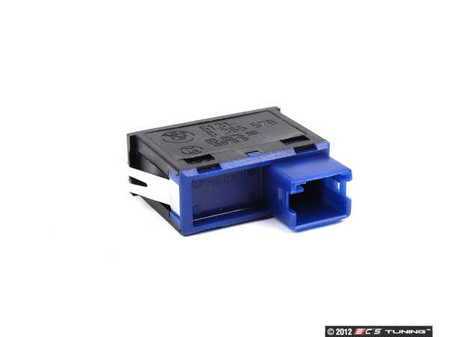 Genuine BMW - 61318365579 - Trunk Release Buttom (61-31-8-365-579)