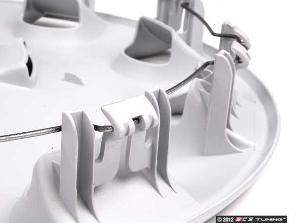 Genuine Volkswagen Audi - 1C0601147LGJW - WHEEL TRIM (1C0 601 147 L GJW)