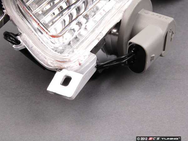 Genuine BMW - 63217841122 - Tail Light - Right (63-21-7-841-122)