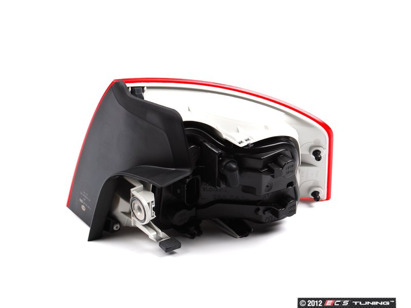 Genuine Volkswagen Audi - 8E5945095A - Outer Tail Light - Left - (NO ...