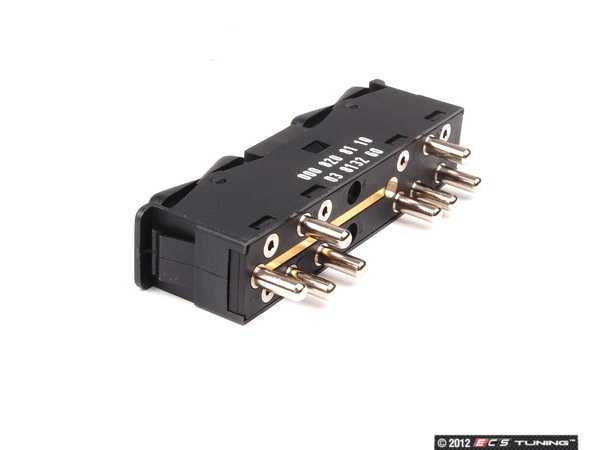 URO - 0008208110 - Double Power Window Switch Assembly - Right ...