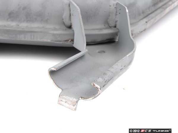 Genuine BMW - 18129068598 - Center Muffler (18-12-9-068-598)