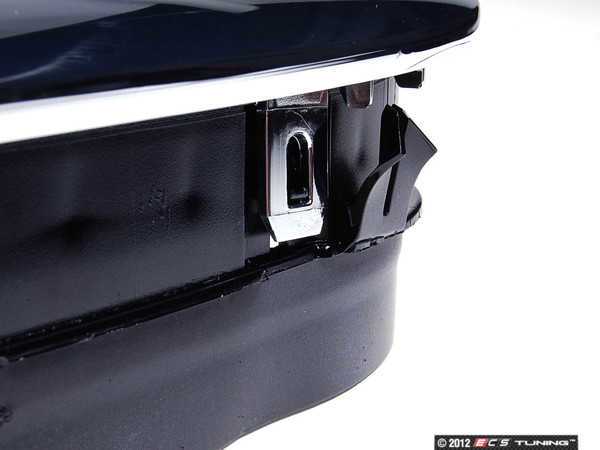 Genuine BMW - 51138208685 - Kidney Grille - Left (51-13-8-208-685)