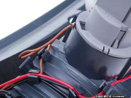 Genuine BMW - 63217295006 - Tail Light - Right (63-21-7-295-006)