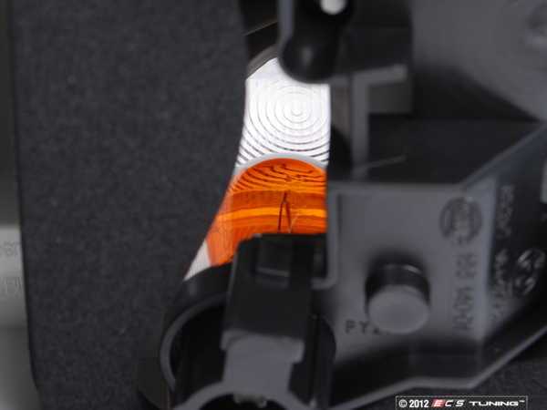 Genuine BMW - 63217285642 - Outer Tail Light - Right (63-21-7-285-642)