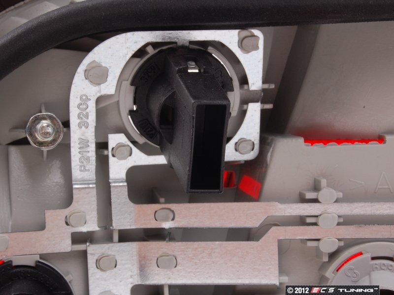 Genuine BMW - 82199403097 - INDIC. WHT. RR. LFT. (82-19-9-403-097)