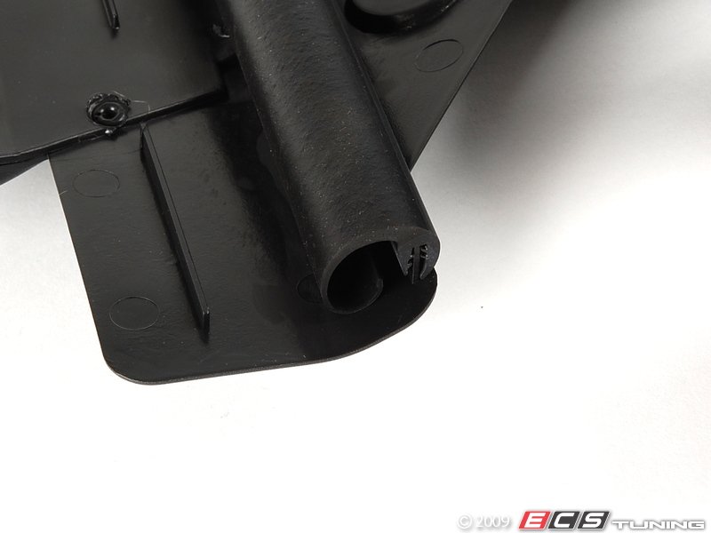 Genuine BMW - 51711977986 - Radiator Cover (51-71-1-977-986)