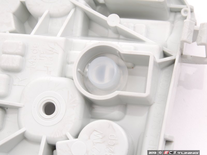 Genuine Volkswagen Audi - 8P4945258 - Bulb Carrier - Right Outer (8P4 ...