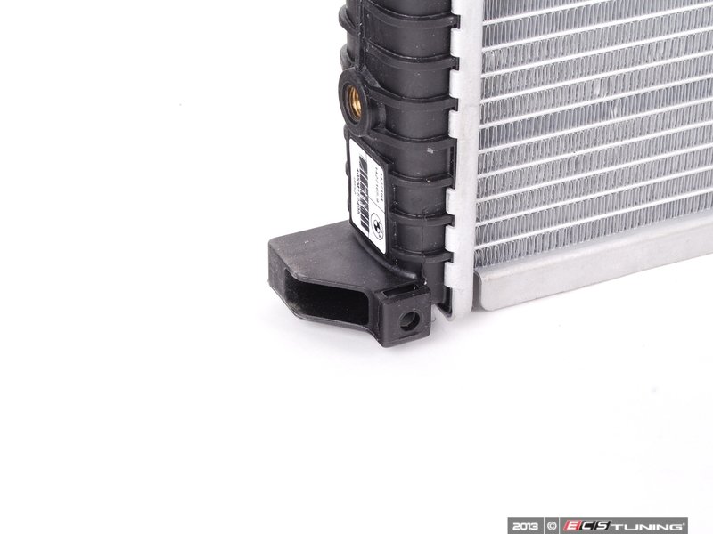 Genuine BMW - 17111427165 - Radiator (17-11-1-427-165)