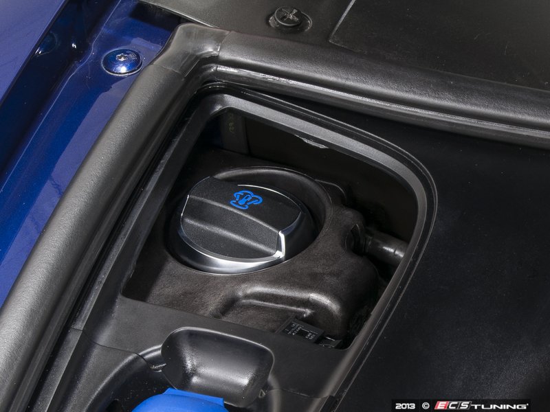 ECS News - Porsche Cayenne/Panamera Coolant/Oil Caps from the 991