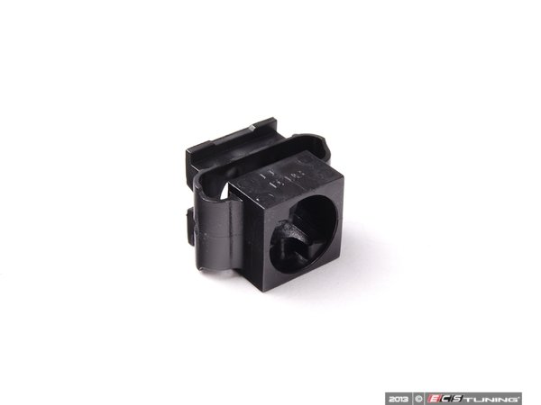 Vaico - 4A0805163 - Belly Pan Clip - Priced Each